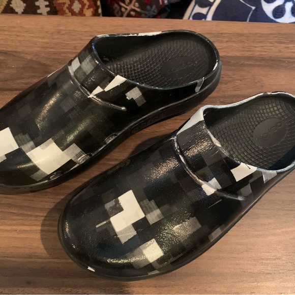 OOFOS | Shoes | Oofos Black And White Pixelated Athletic Clogs | Poshmark